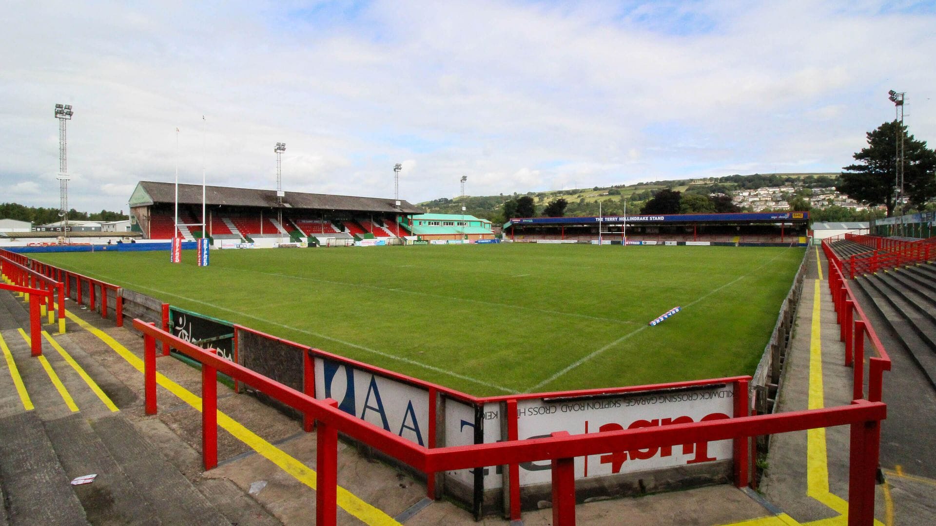 Long names 21-man squad vs Keighley