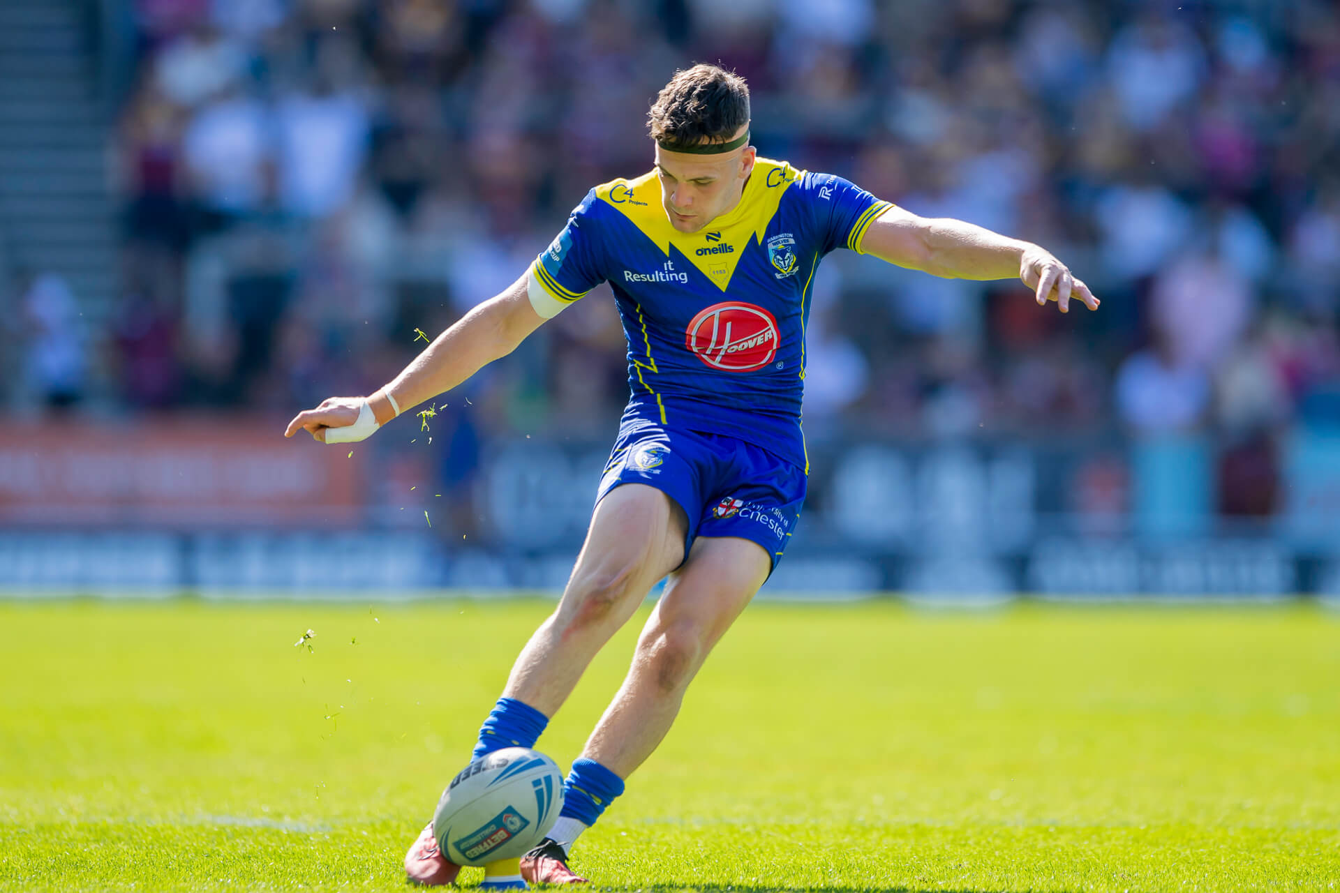 Thewlis applauds Ford's 'made in Oldham' stand