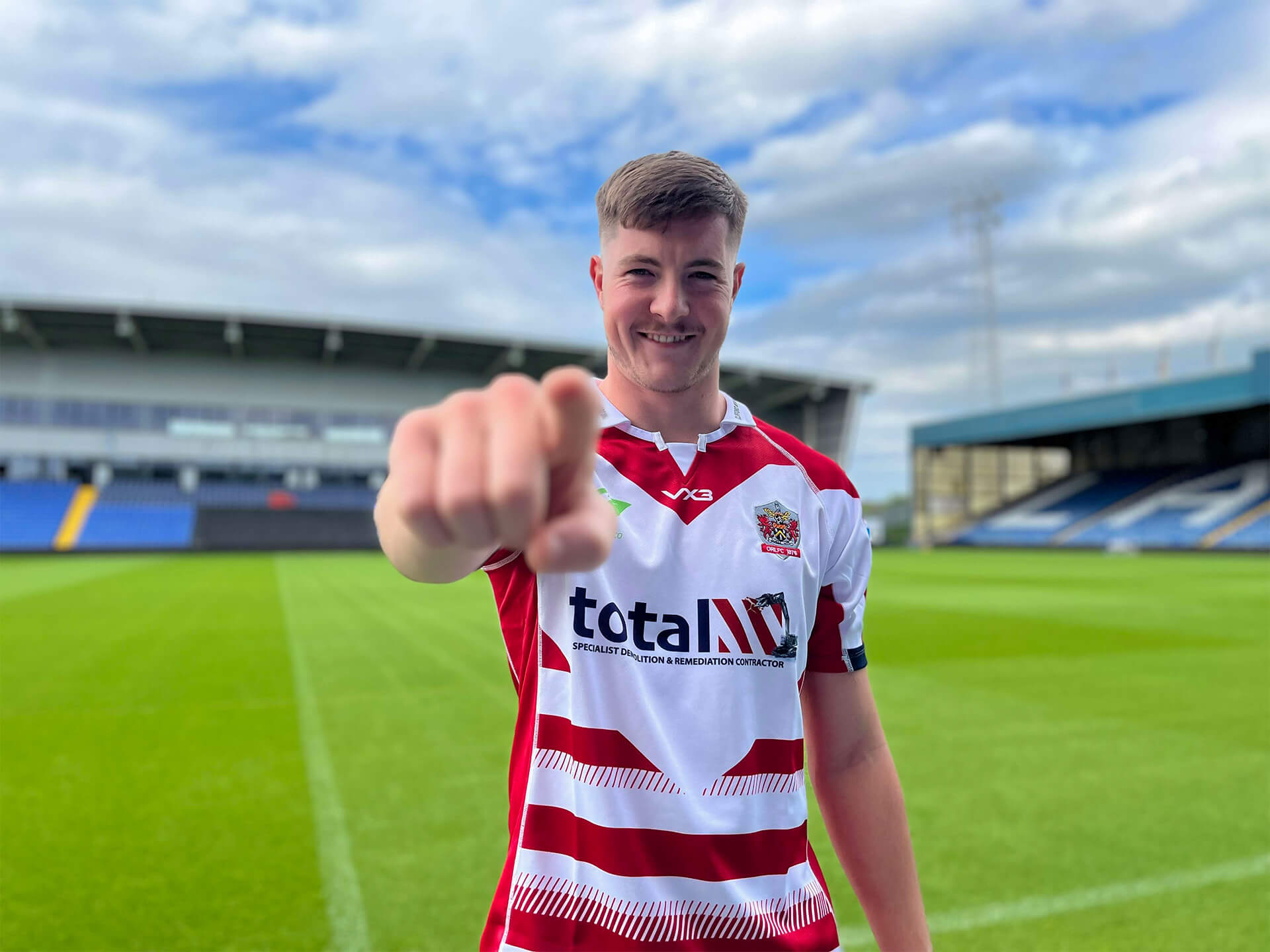 Oldham sign Dean from Down Under