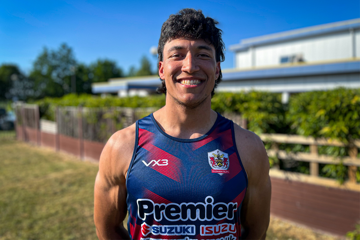 Roughyeds swoop for French flyer