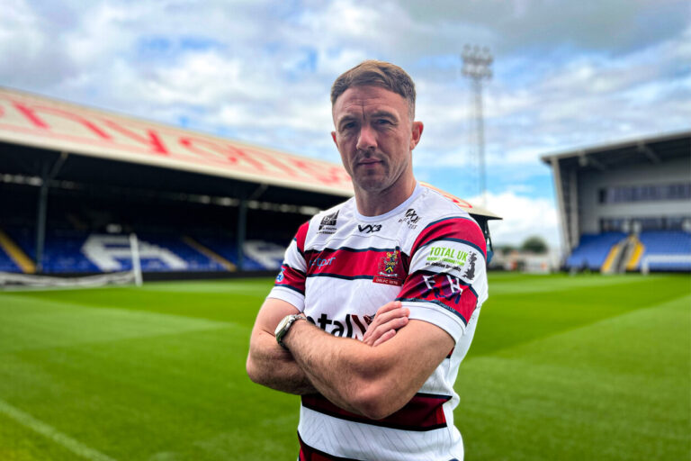 Roughyeds seal stunning move for Salford captain Brierley